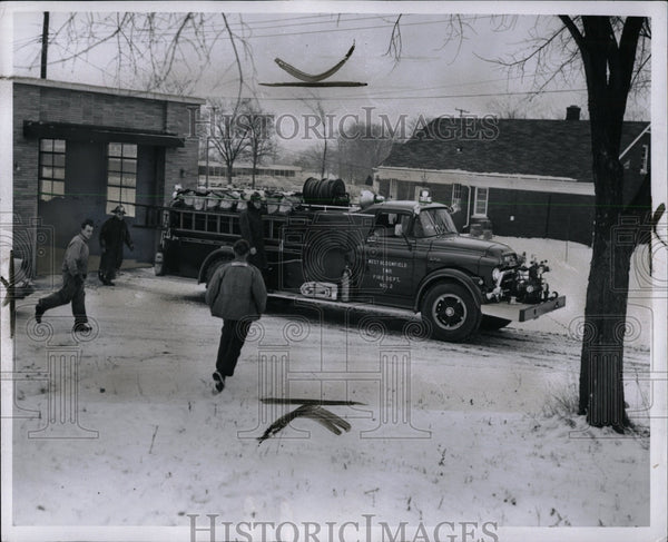 1957 Press Photo Richard Maddren Walt Witmer Fire TWP - RRW00323 ...