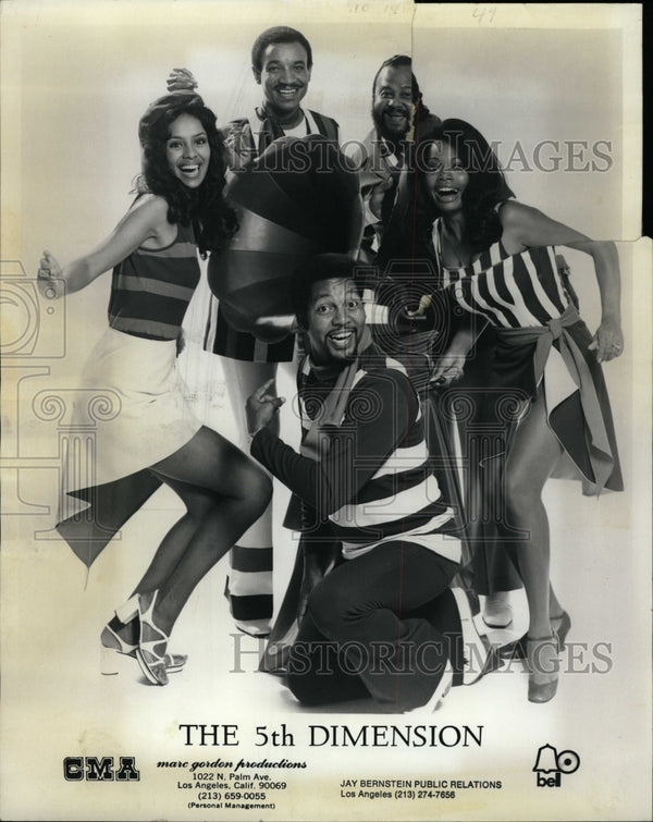 1972 Press Photo Auditorium Arena fifth dimension Dry - RRW10873 ...
