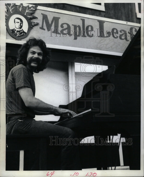 1974 Press Photo Bob Long football wide receiver - RRW13715 - Historic ...