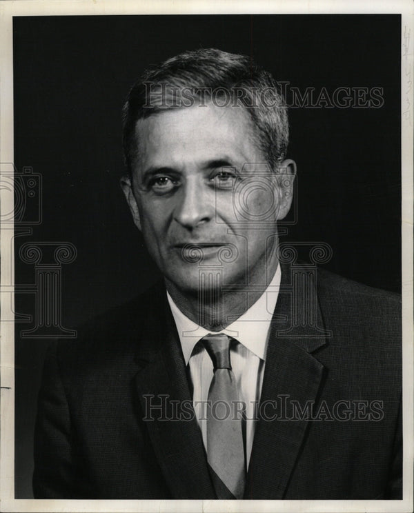 1965 Press Photo David Lit state adviser Bureau Health - RRW20083 ...