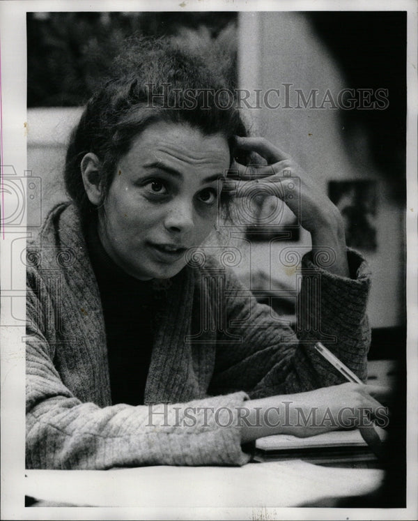 1974 Press Photo Barbara Schmidt Greyhound Bus Terminal - RRW23431 ...