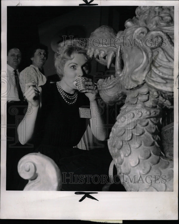 1961 Press Photo Freda Sherre Chicago Fair Day Hammond - RRW23801 ...