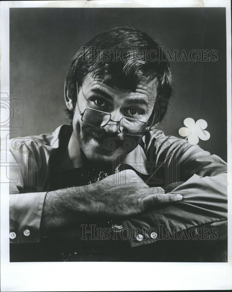 1973 Press Photo Comedian Steven George - RRW28423 - Historic Images