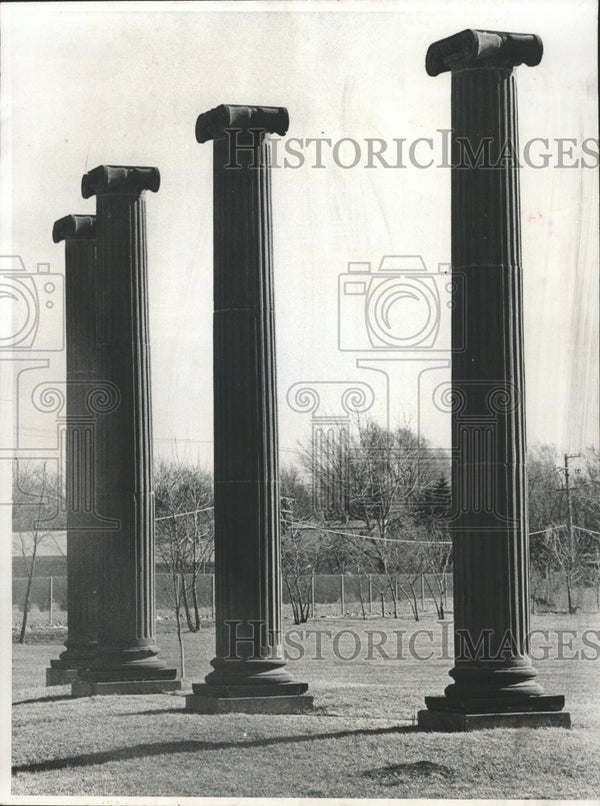 1976 Press Photo Greek Columns Memory Garden Cemetery - RRW30665 ...