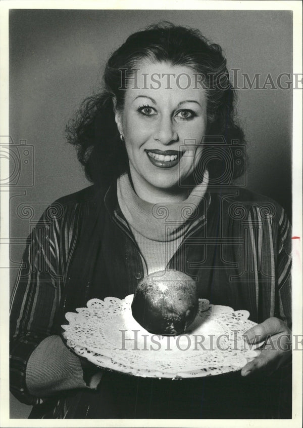 1981 Press Photo Ina Pinkney Desert Chocolate Truffle - RRW34007 ...