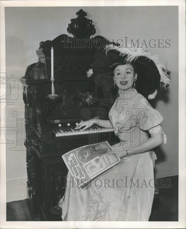 1951 Press Photo Patricia Vance Model Doris Africk - RRW35081 ...