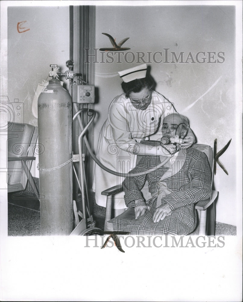 1963 Press Photo Ruth Alexander Detroit Nurse - RRW36799 - Historic Images