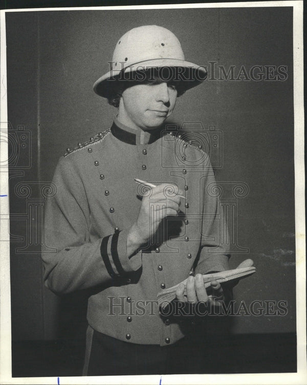 1977 Press Photo Roger Simon Reporter Uniform - RRW37199 - Historic Images