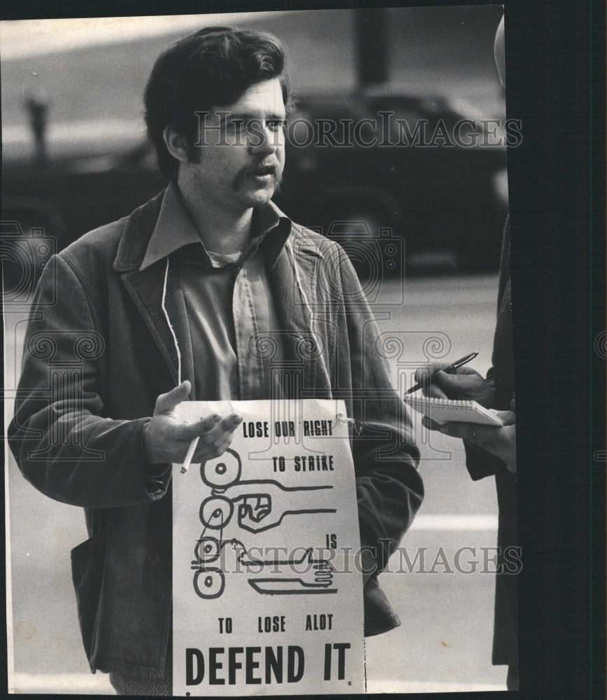 1973 Press Photo George Troy Defends Right to Strike - RRW37853 ...
