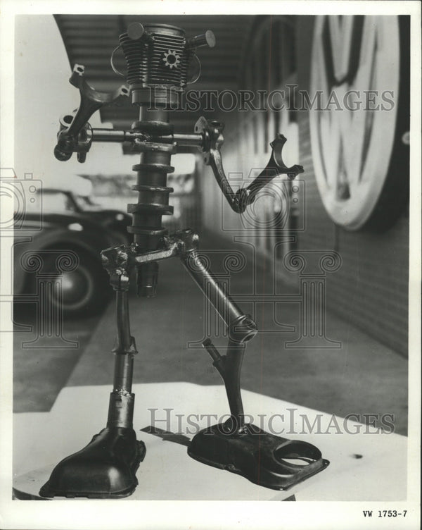 1968 Press Photo Bug Monster Mechanic New Volkswagen - RRW41435 ...