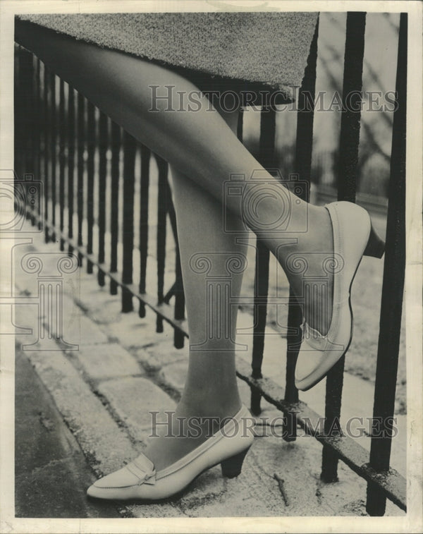 1963 Press Photo Casual Women's Shoe - RRW44043 - Historic Images