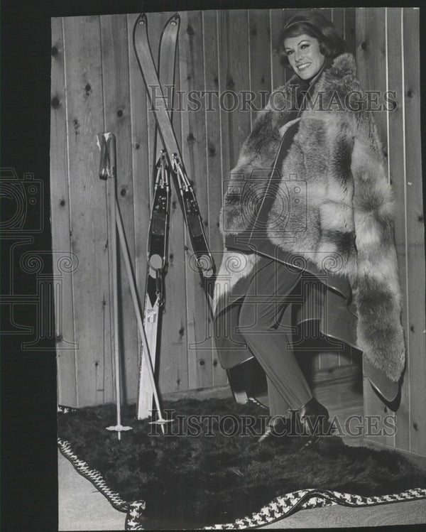 1962 Press Photo Iranian Fox Skins "The Thing" Fur - RRW46665 ...