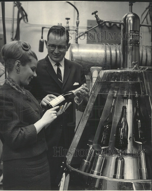 1967 Press Photo Ed Gogel, Mogen David's Winemaker - RRW47063 ...