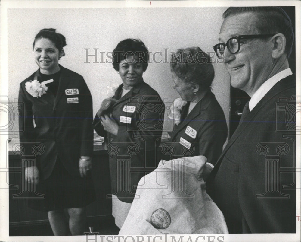 1969 Press Photo Cook County Circuit Court Clerks - RRW54369 - Historic ...