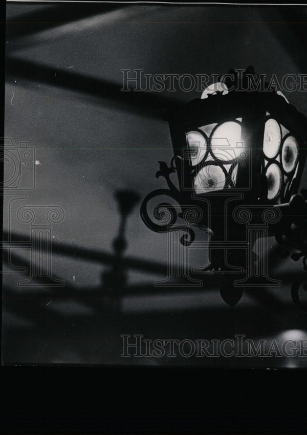 1970 Press Photo Red Star Inn up For Auction - RRW56029 - Historic Images