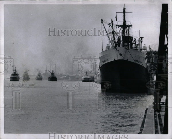 1966 Press Photo Four Boats In The River Wait To Dock - RRW58005 ...