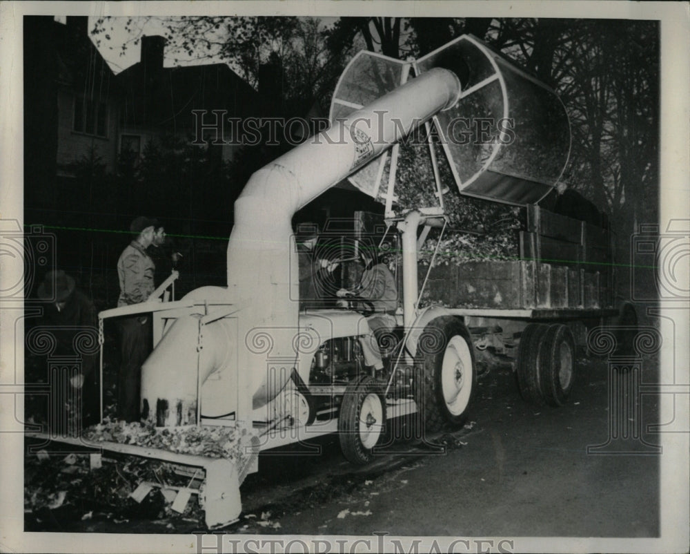 1949 Press Photo Phenomenal Machine Harry Clements - RRW61147 ...