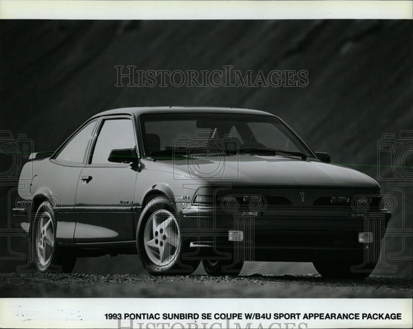 1993 Press Photo Pontiac Sunfire SE Coupe - RRW62299 - Historic Images