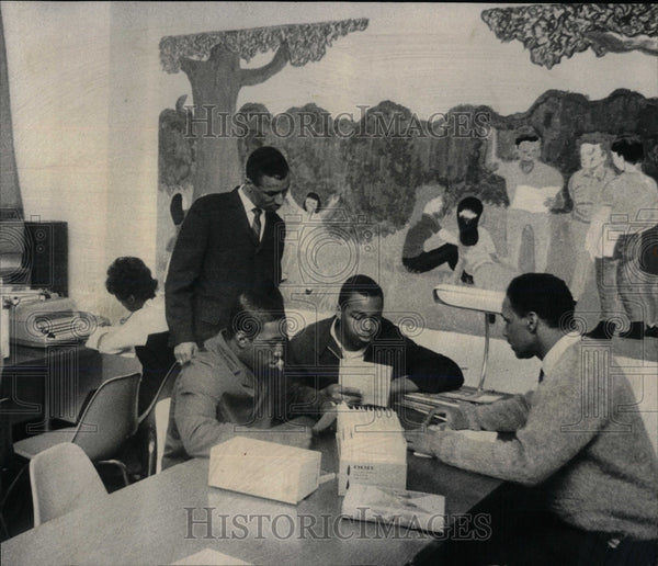 1967 Press Photo Upward Bound Halsted Charles Johnson - RRW67151 ...
