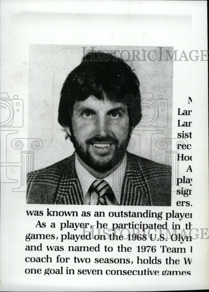 1981 Press Photo Hockey Coach Larry Pleau - RRW72137 - Historic Images