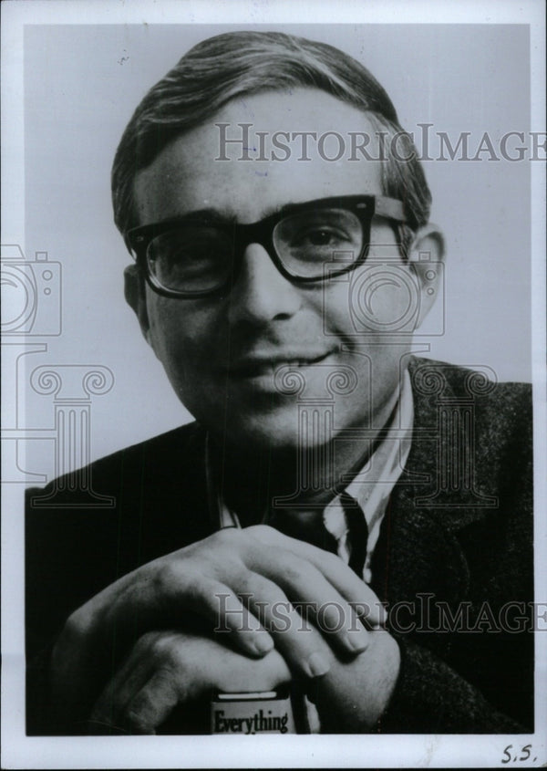 1974 Press Photo Dr David Reuben psychiatrist hospital - RRW72253 ...