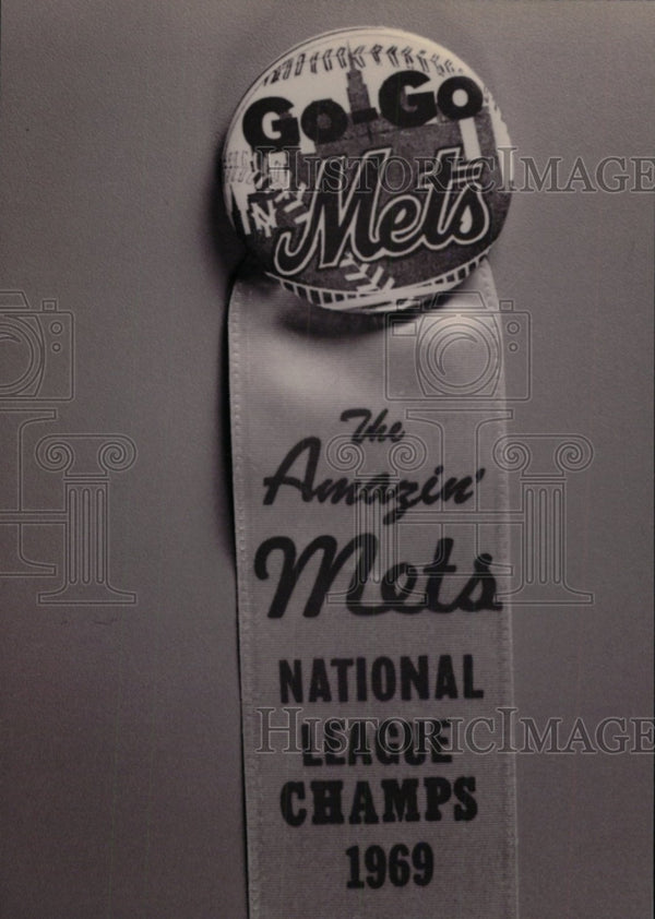Press Photo Amazing Mets National League Champs badge - RRW73067 ...