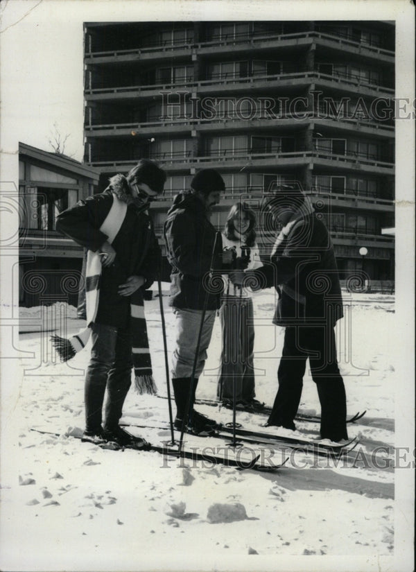 1977 Press Photo Skier Carson Hills Equip Trail Skiing - RRW75555 ...