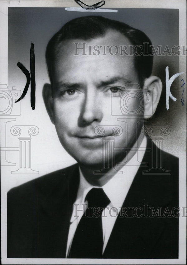 1969 Press Photo Edward Kennard Bus Executive - RRW75631 - Historic Images