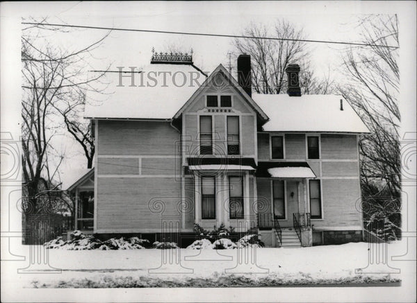 1957 Press Photo Martha J. Crispe Donate Home Elderly - RRW77415 ...