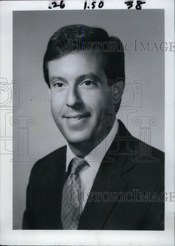 1986 Press Photo Dean Gilbert Vice President Executive - RRW79597 ...