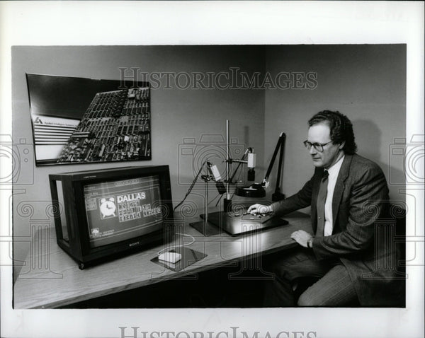 1991 Press Photo Charles Tuckey Senior Manager Machine - RRW84181 ...