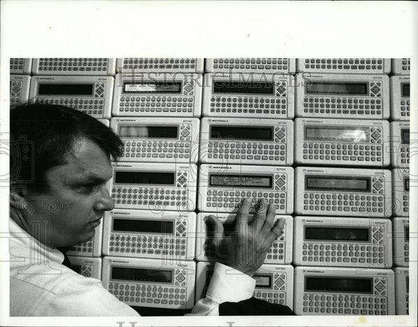 1990 Press Photo COMPUTERS JOHN FINK ARDIS CO. - RRW89407 - Historic Images