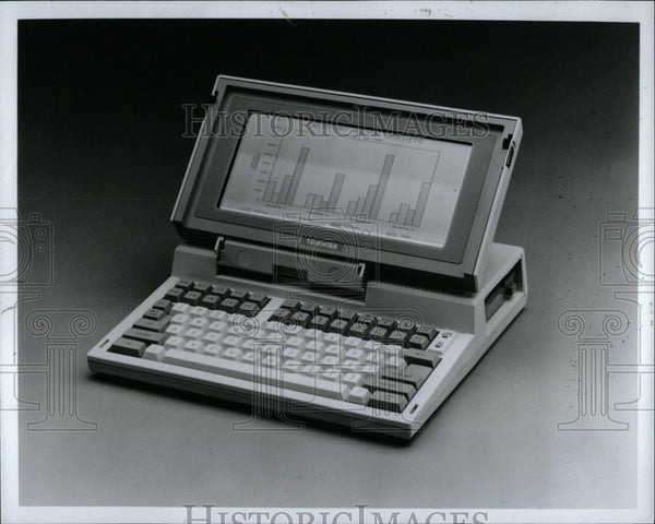 1986 Press Photo Computers Toshiba Portable Debut Wigh - RRW89449 ...