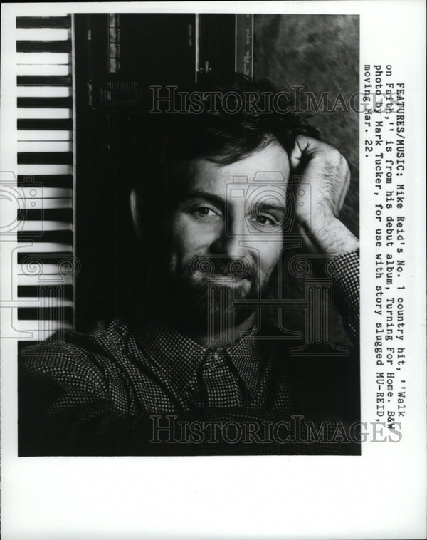 1991 Press Photo Mike Reid singer musician Walk Faith - RRW95969 ...