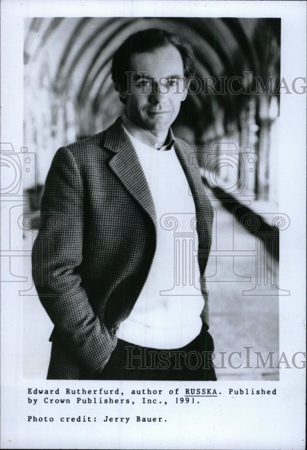 1991 Press Photo Edward Rutherfurd Writer Author Mich - RRW97199 ...