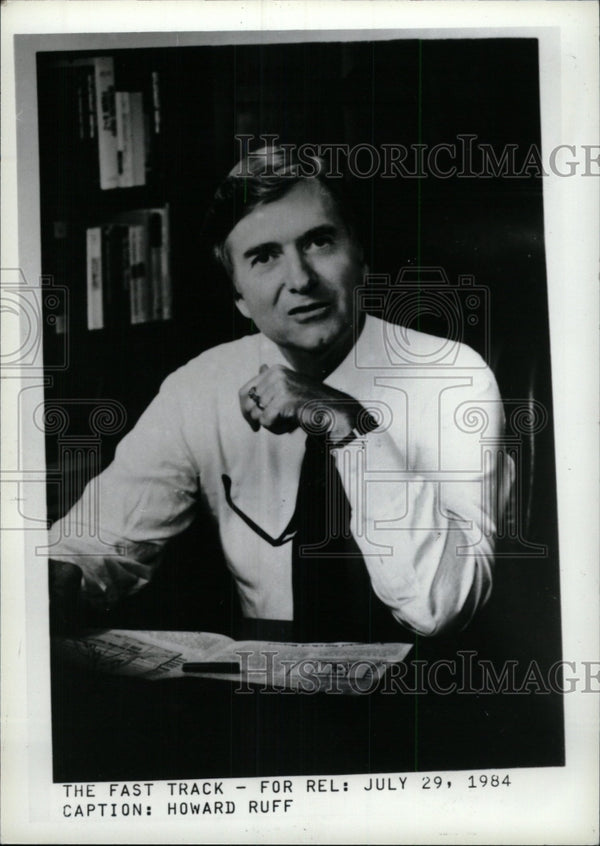 1984 Press Photo Howard Ruff author - RRW97219 - Historic Images