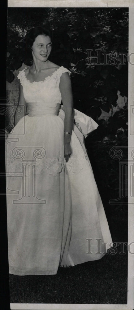 1959 Press Photo Louise Symington at a social event - RRW98823 ...