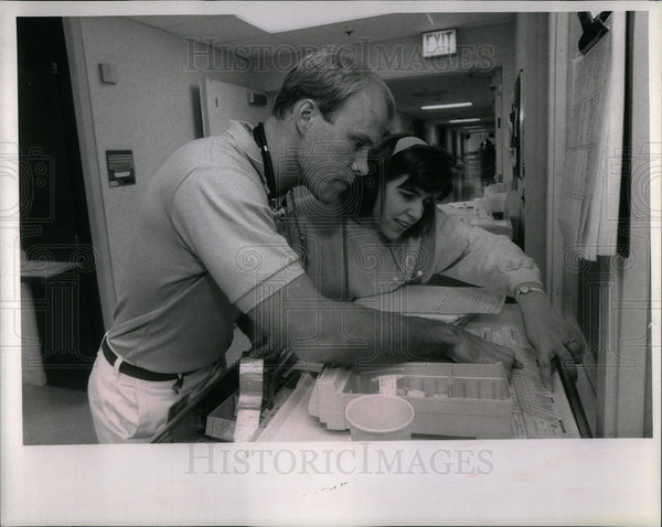 1990 Geoff Hibbert Mary Pat Training Nurses - Historic Images