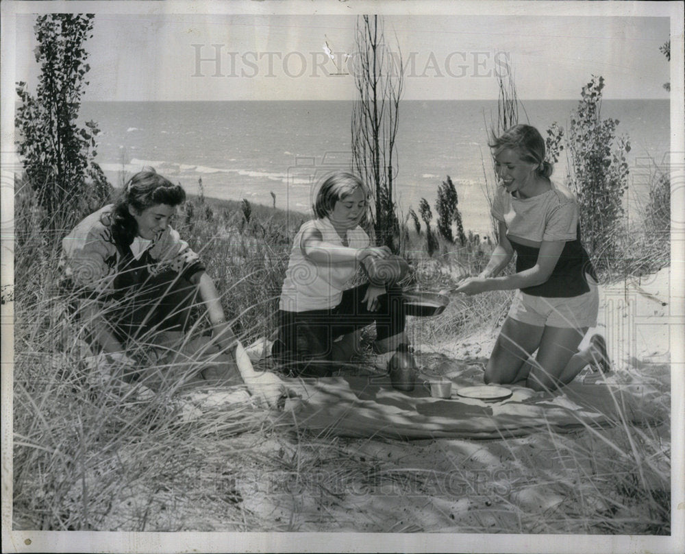 1953 Betty Dunn Carol Horeja Court Michigan - Historic Images