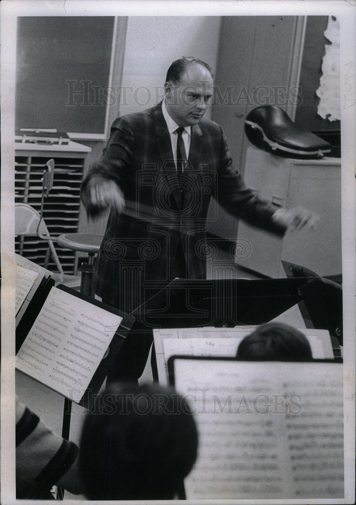1968 Marvin Feldman Directs Orchestra - Historic Images