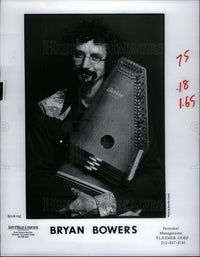 1985 Bryan Bowers instrument autoharp play - Historic Images