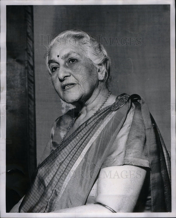 1964 Lady Ram Ran president club India pose - Historic Images