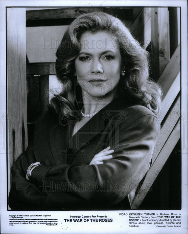 1990 Actress Kathleen Turner. - Historic Images