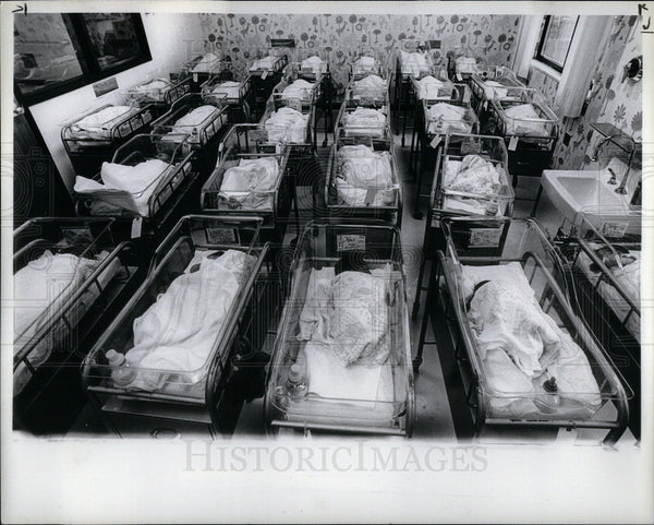1980 Hutzel Hospital nursery department - Historic Images