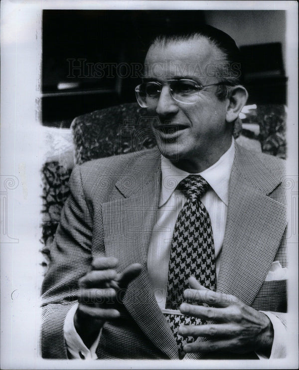 1978 Dow Official Paul Oreffice speaks - Historic Images