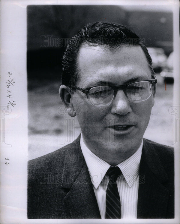 1966 Michigan Senator Robert Griffin - Historic Images