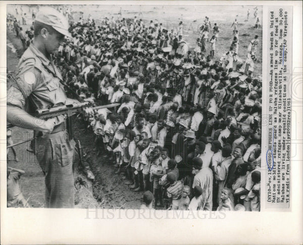 1961 Congo Refuge line food Swedsih Soldier - Historic Images