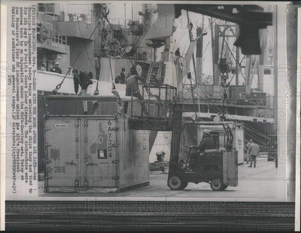 1971 Longshoremen Returning After Strike - Historic Images