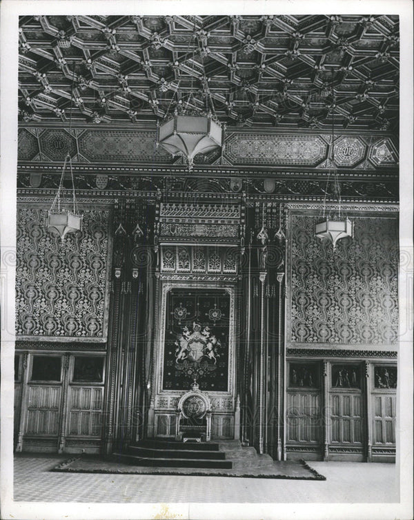 1952 redecorated Queen Robing Room Palace - Historic Images