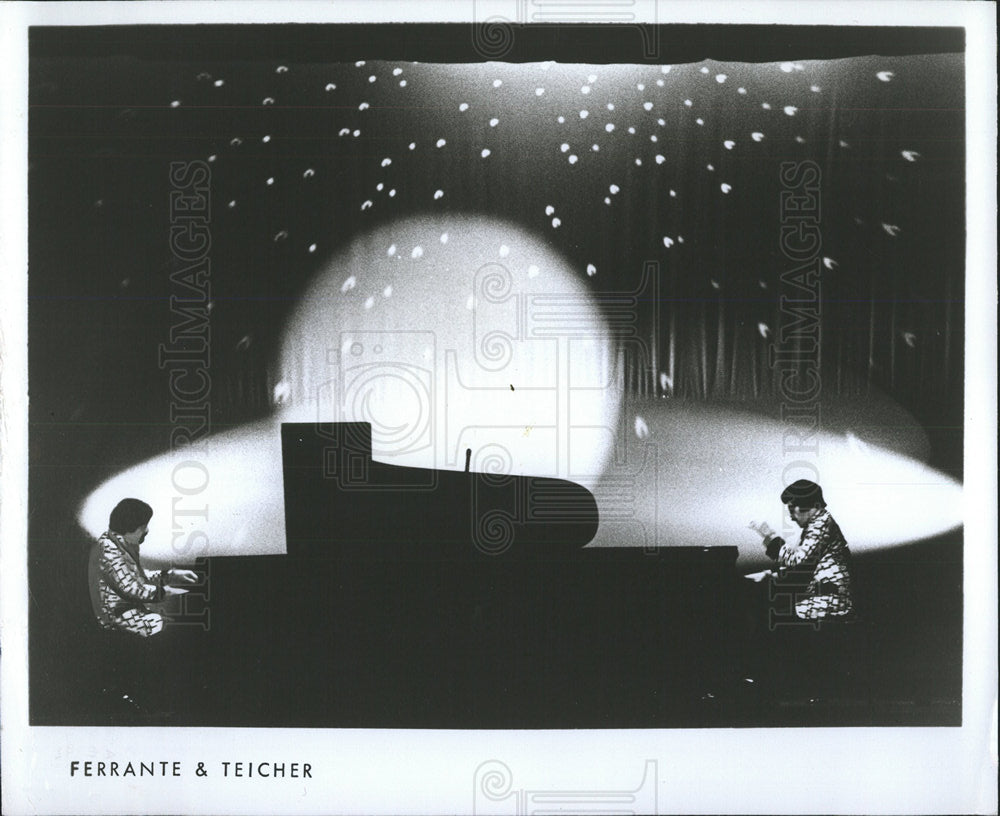 1980 FERRANTE AND TEICHER PIANO PLAYERS - Historic Images